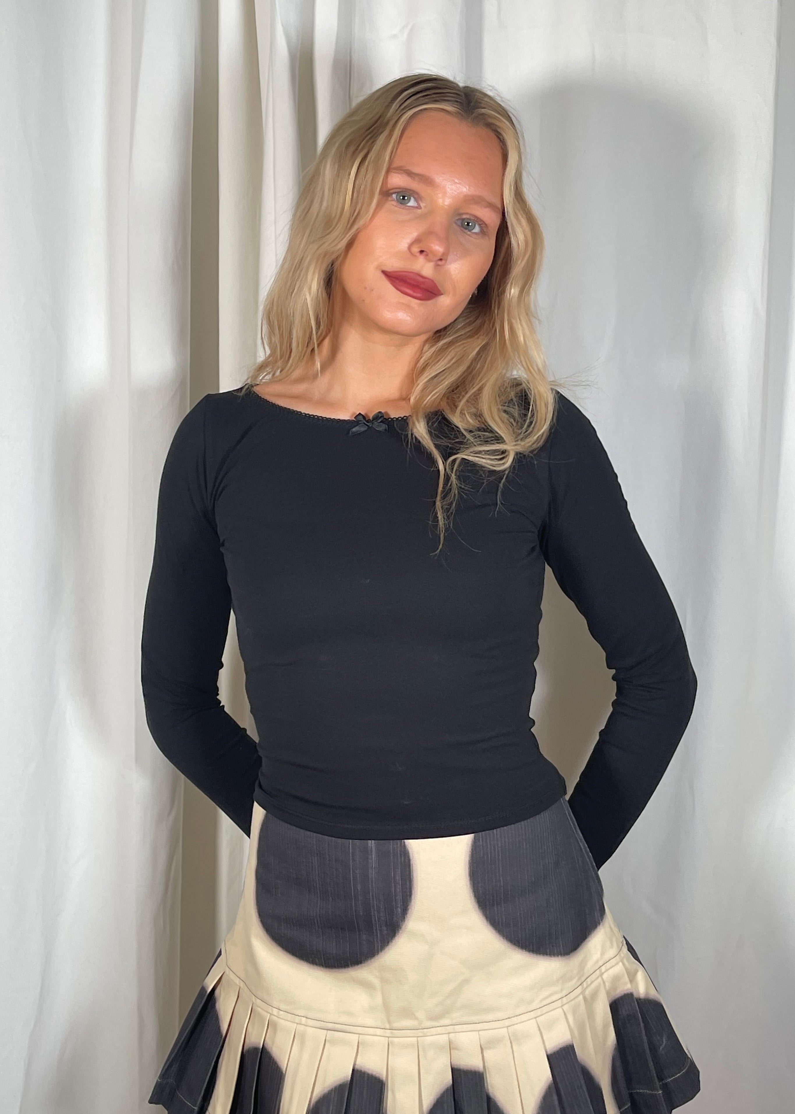 Evie Joynes Black Jennifer Top – The Norah Store